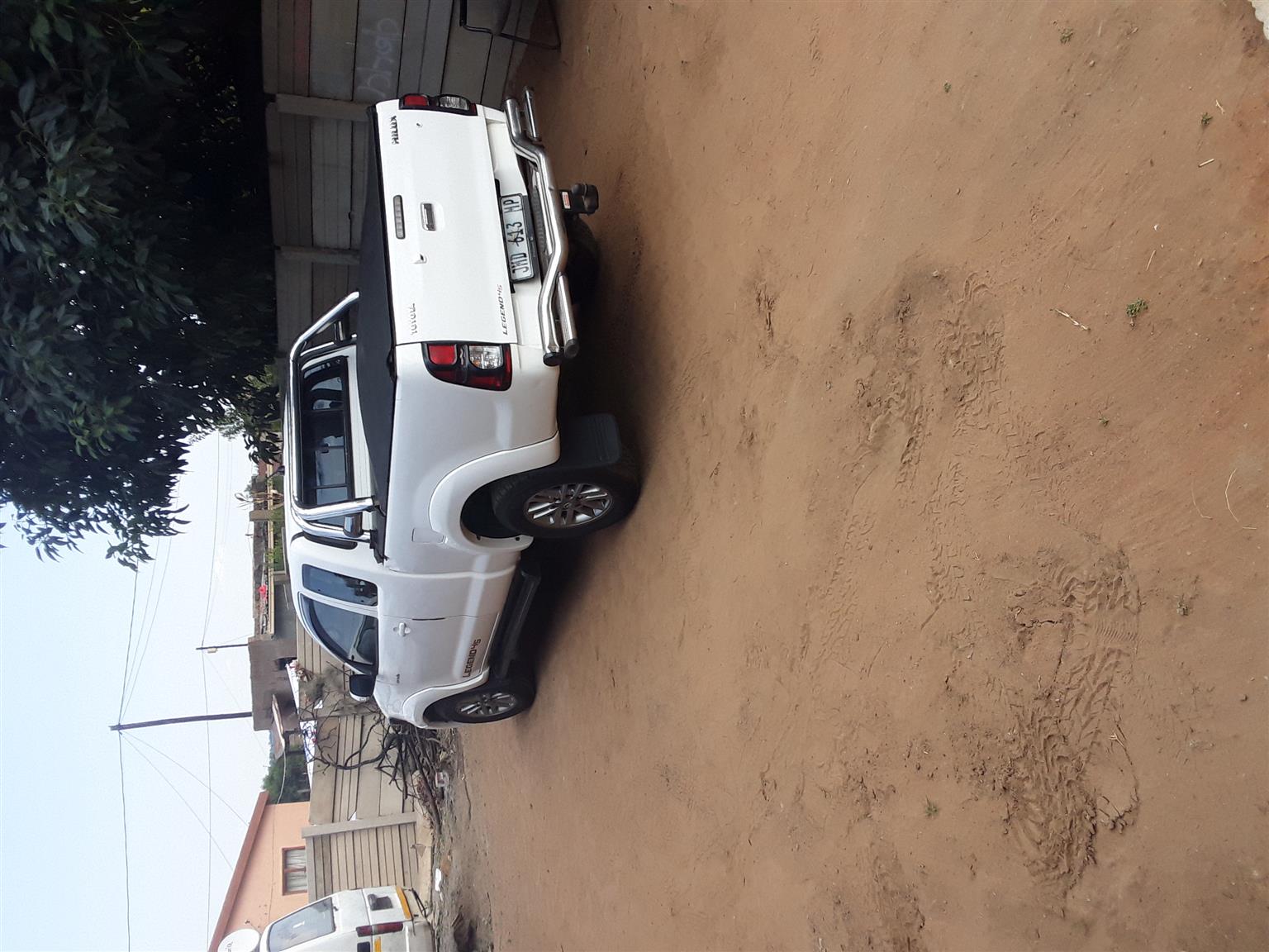 Toyota hilux legend 45 super cap white | Junk Mail