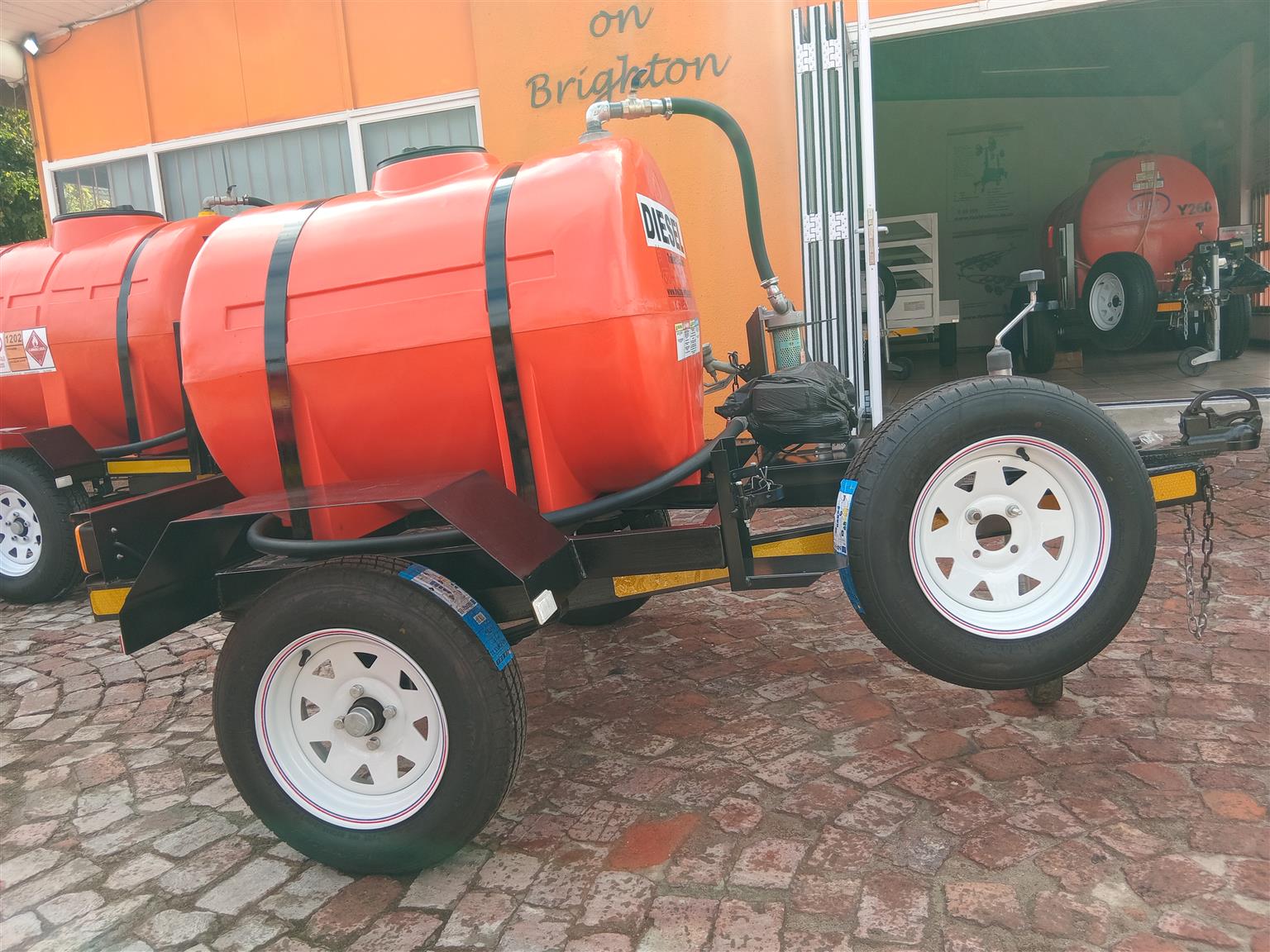 500 LITER PLASTIC MINI BOWSER TRAILER | Junk Mail Marketplace