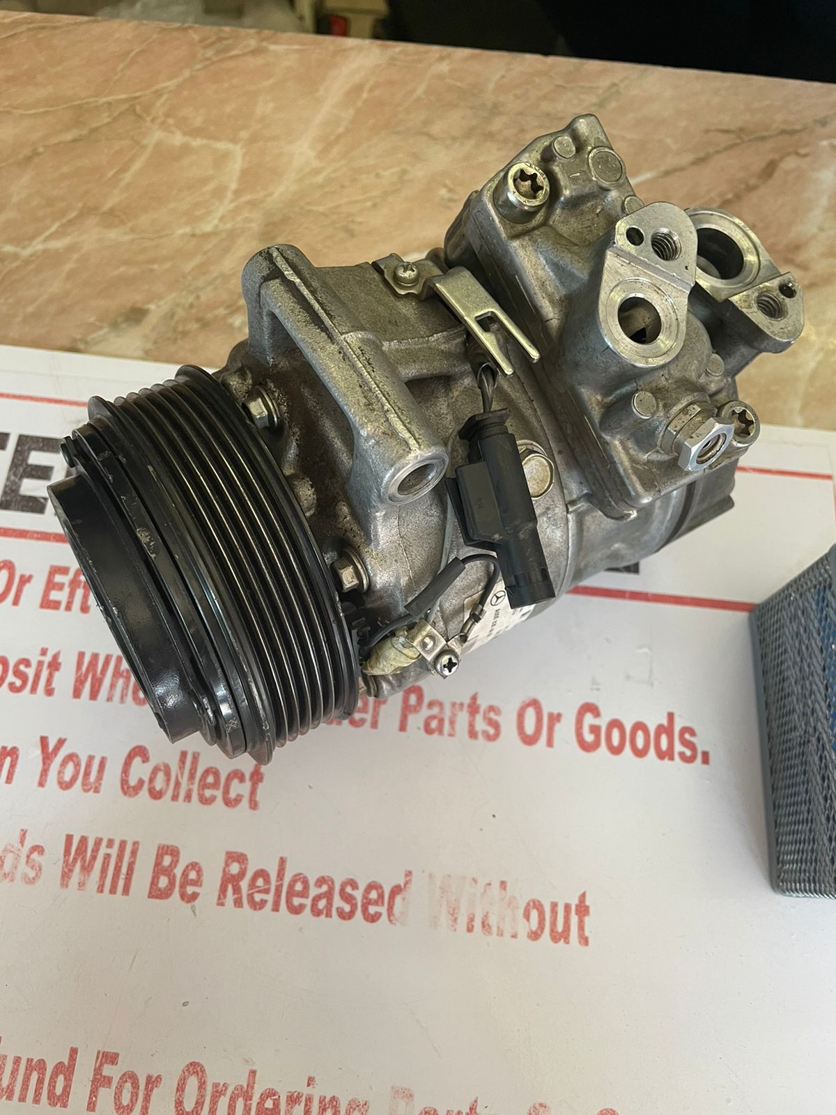 MERCEDES W204 C200 AIR CON COMPRESSOR/PUMP | Junk Mail Marketplace