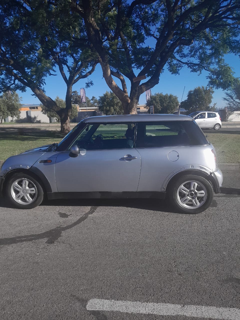 Mini cooper 2005 model | Junk Mail