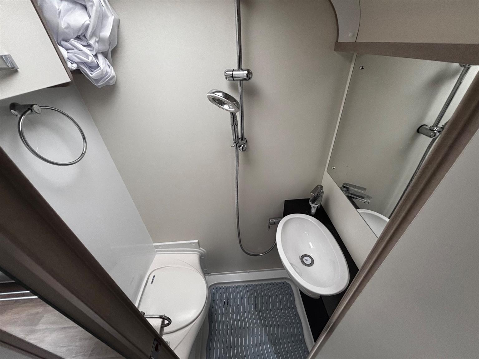 Lovely little caravan, 2017 Swift Base Camp 2, lightweight, small 2 ...