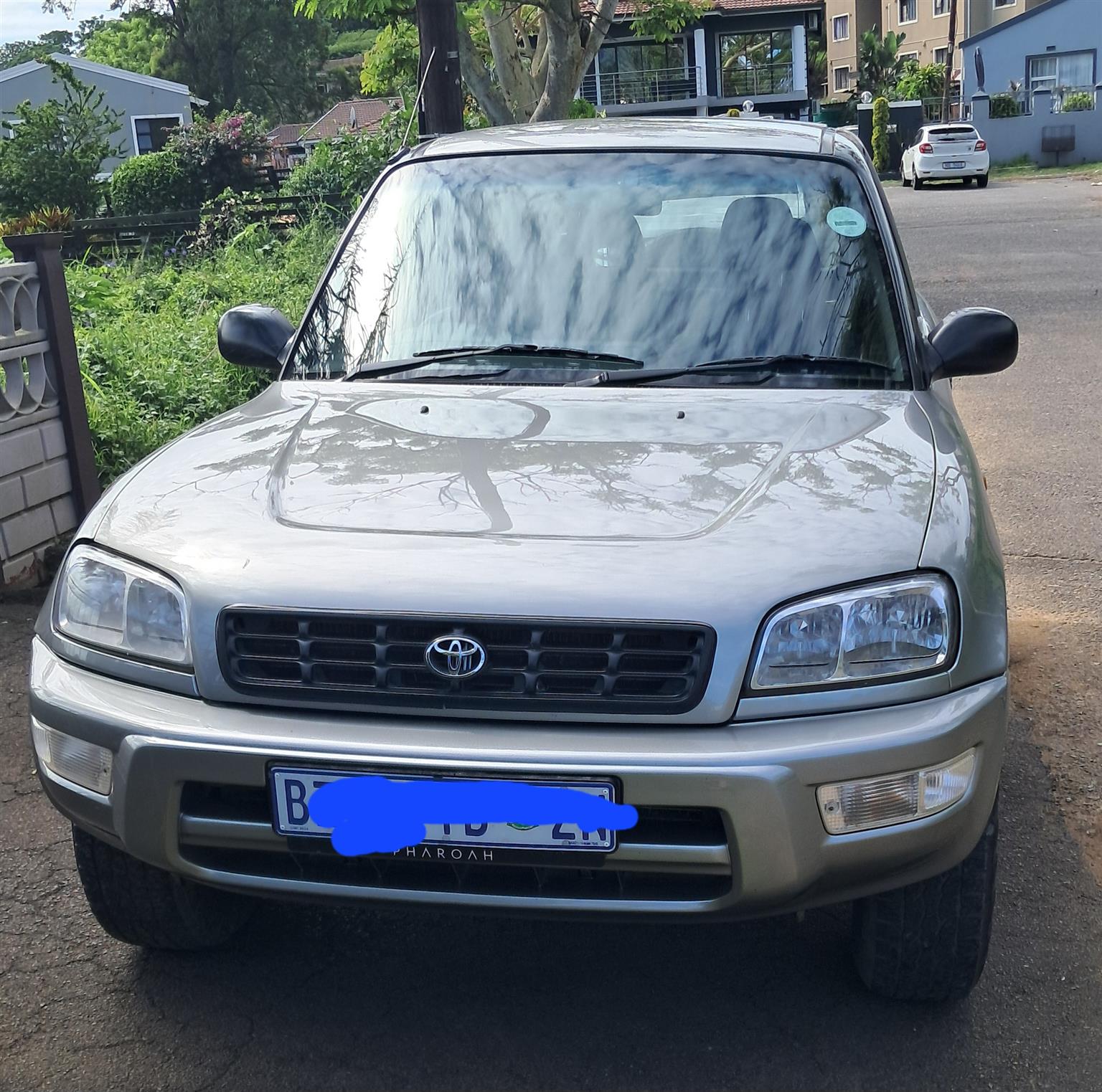 Toyota Rav 4. 4X4 2000 model.Very neat. Electric windows,aircon,power ...