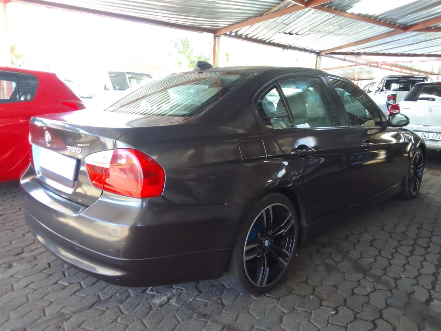 BMW 320I E90 2005. 155 000 KM GREY AUTOMATIC PET | Junk Mail