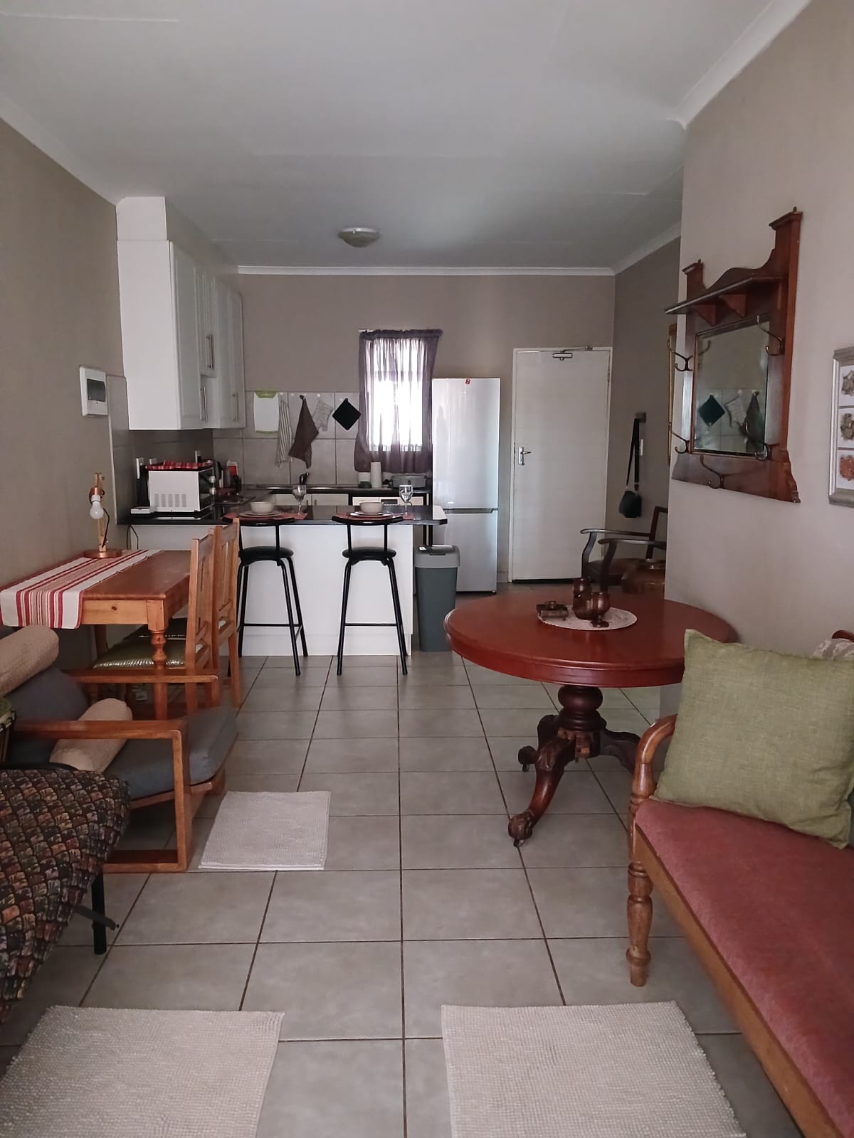 Fully furnished and equipped one bedroom apartment to rent | Junk Mail