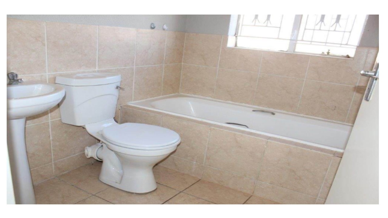 2 Bedroom Apartment in lovely complex in Clarina | Junk Mail