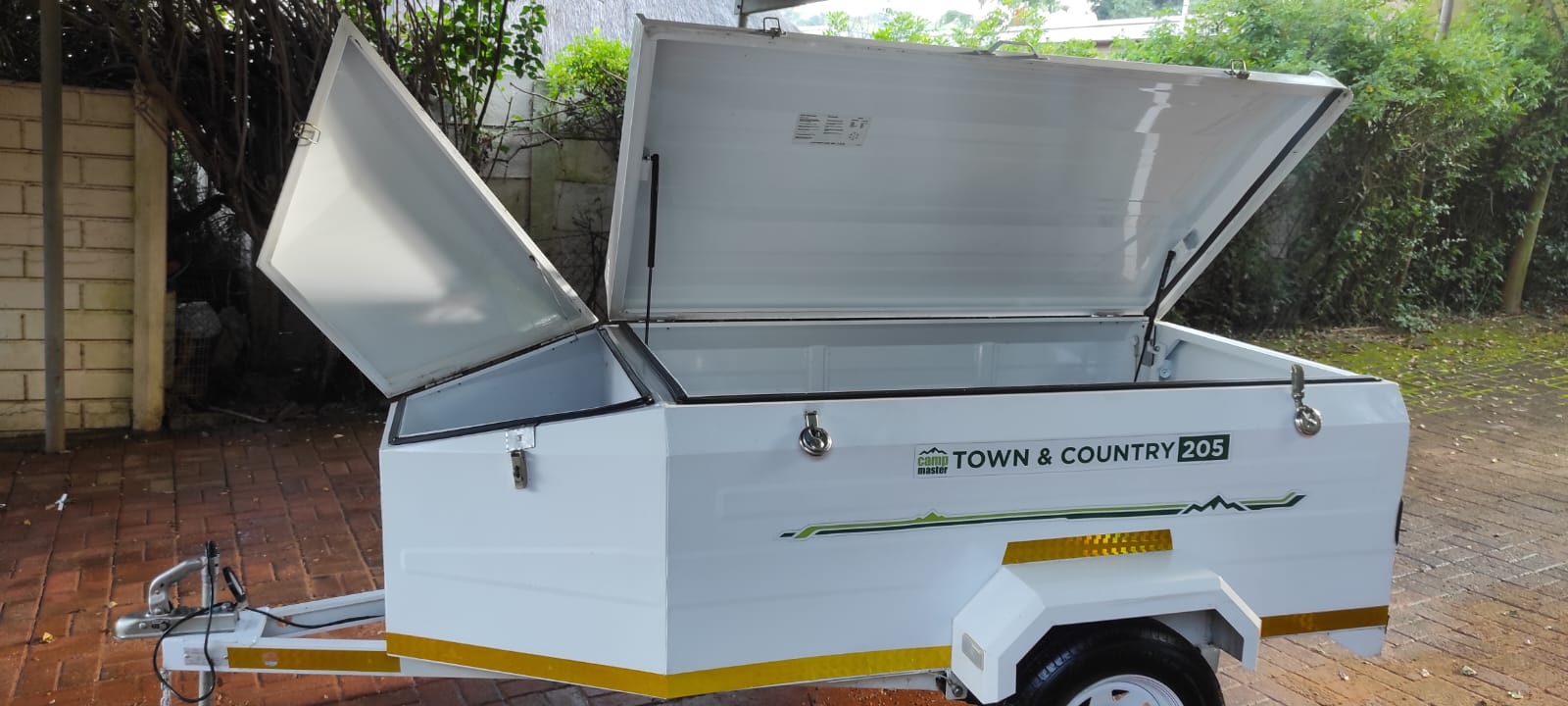 Trailer Camp Master Town and Country 205 | Junk Mail Marketplace