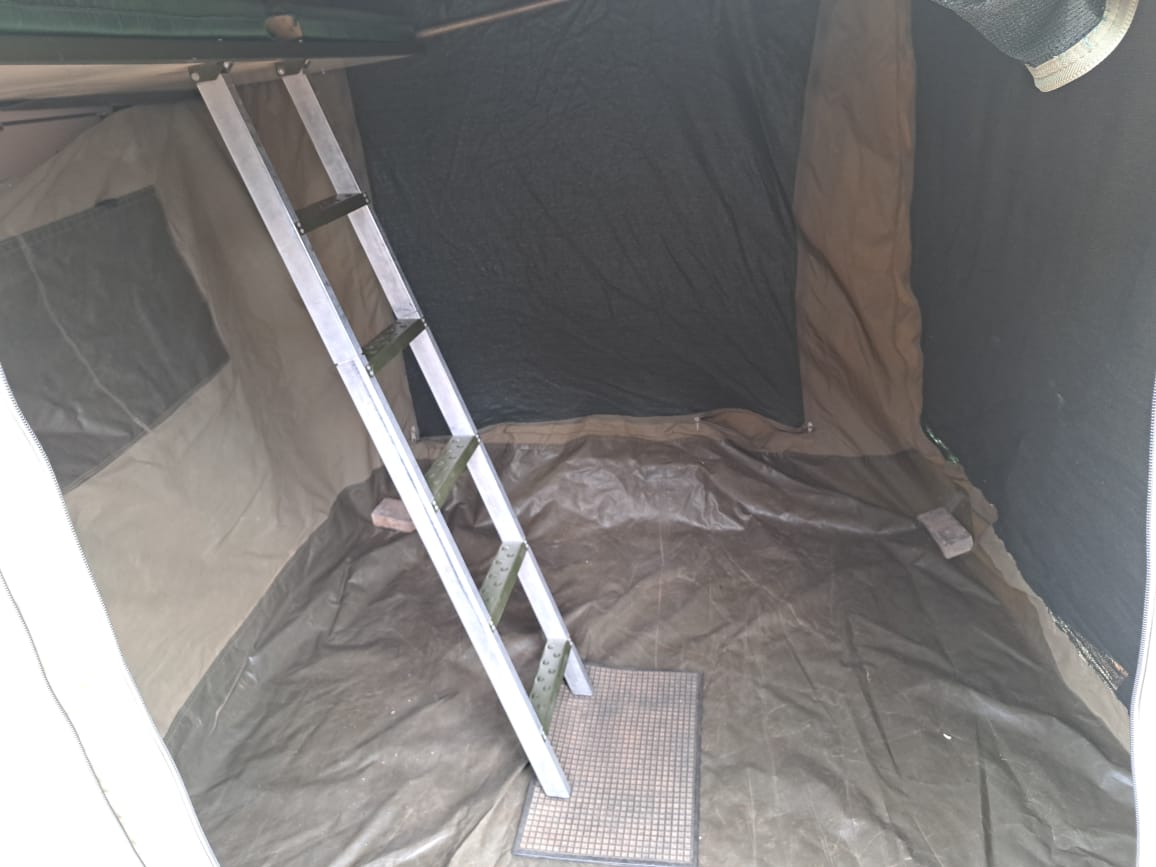 Conqueror Compact | Junk Mail Marketplace