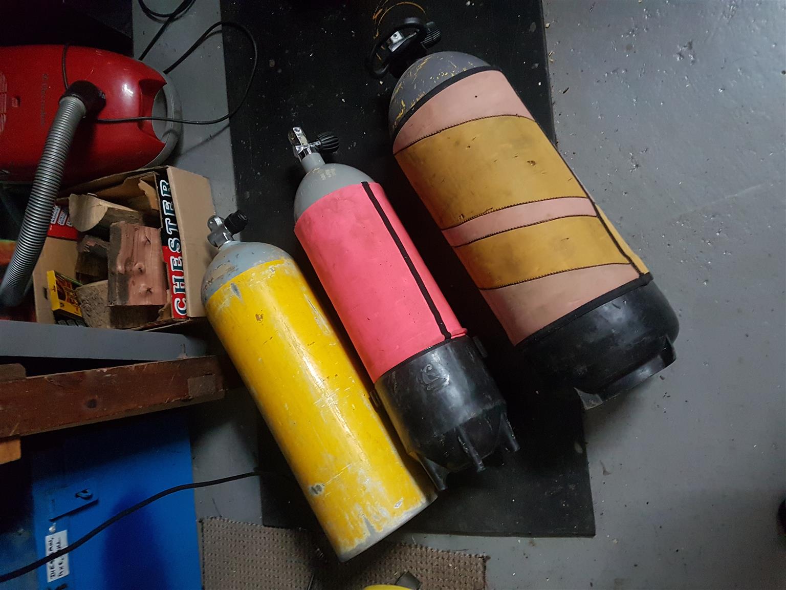 DIVE CYLINDERS | Junk Mail Marketplace