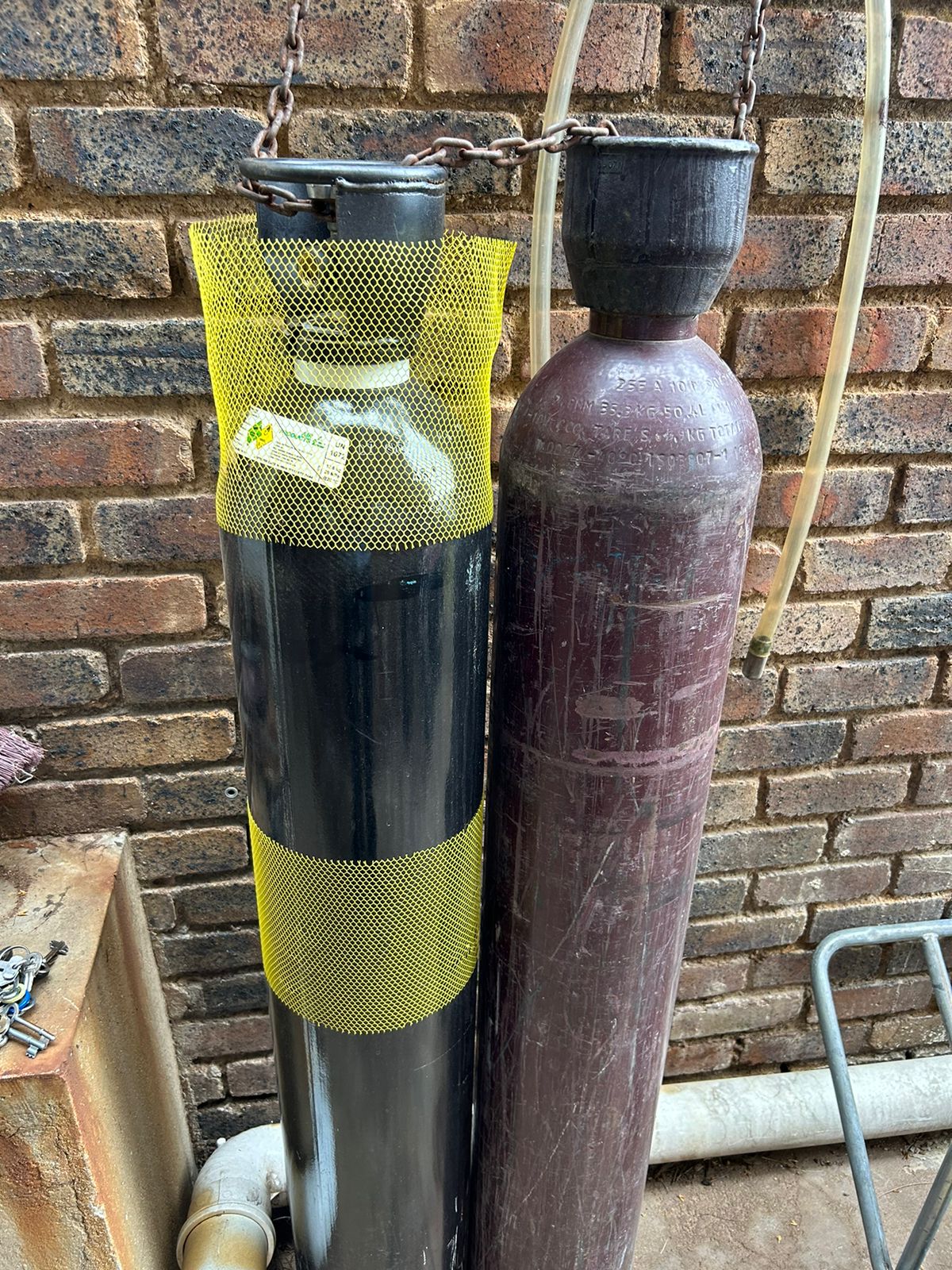 Oxygen and Acetylene bottles with gas | Junk Mail Marketplace
