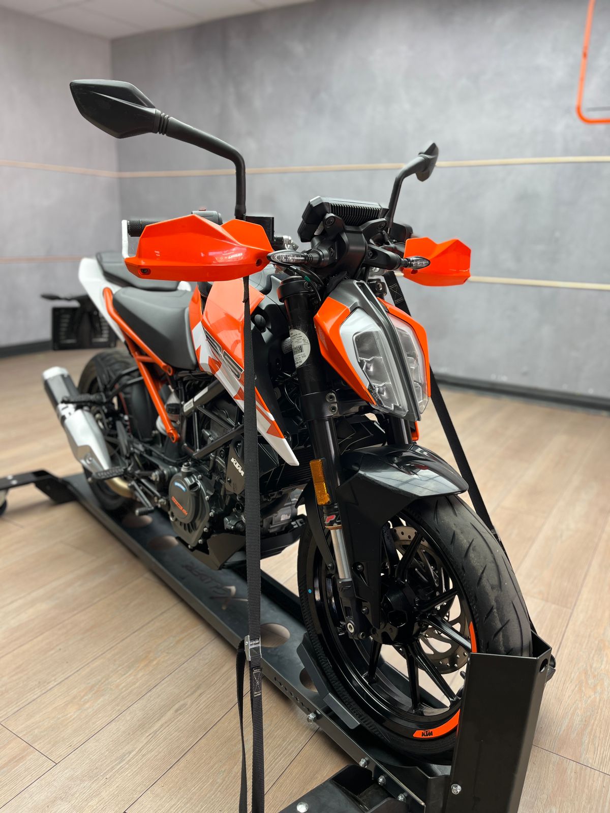 2017 KTM DUKE 125 | UB LEISURE | Junk Mail