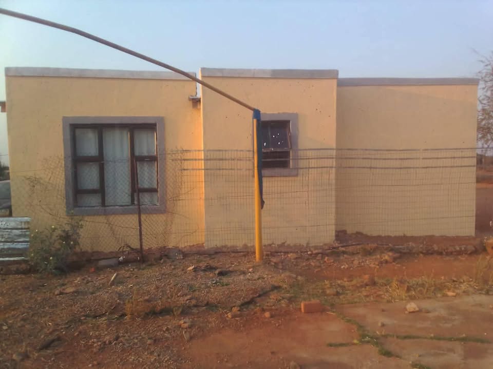 House For Sale at Sandfontein | Junk Mail Marketplace