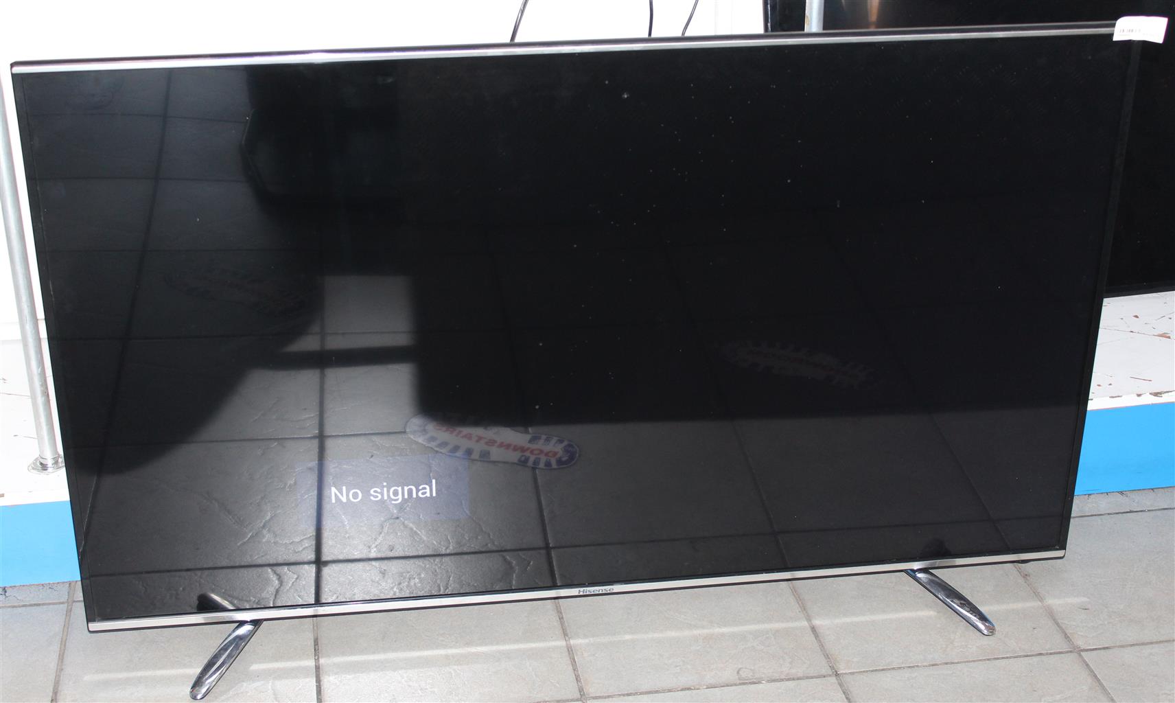 HISENSE 60K390PA 60INCH SMART TV WITH REMOTE BRACKETS AND LEGS S058560A ...