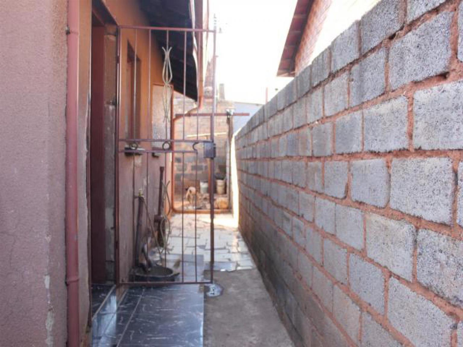 Bank repossessed properties for sale in phiri soweto | Junk Mail