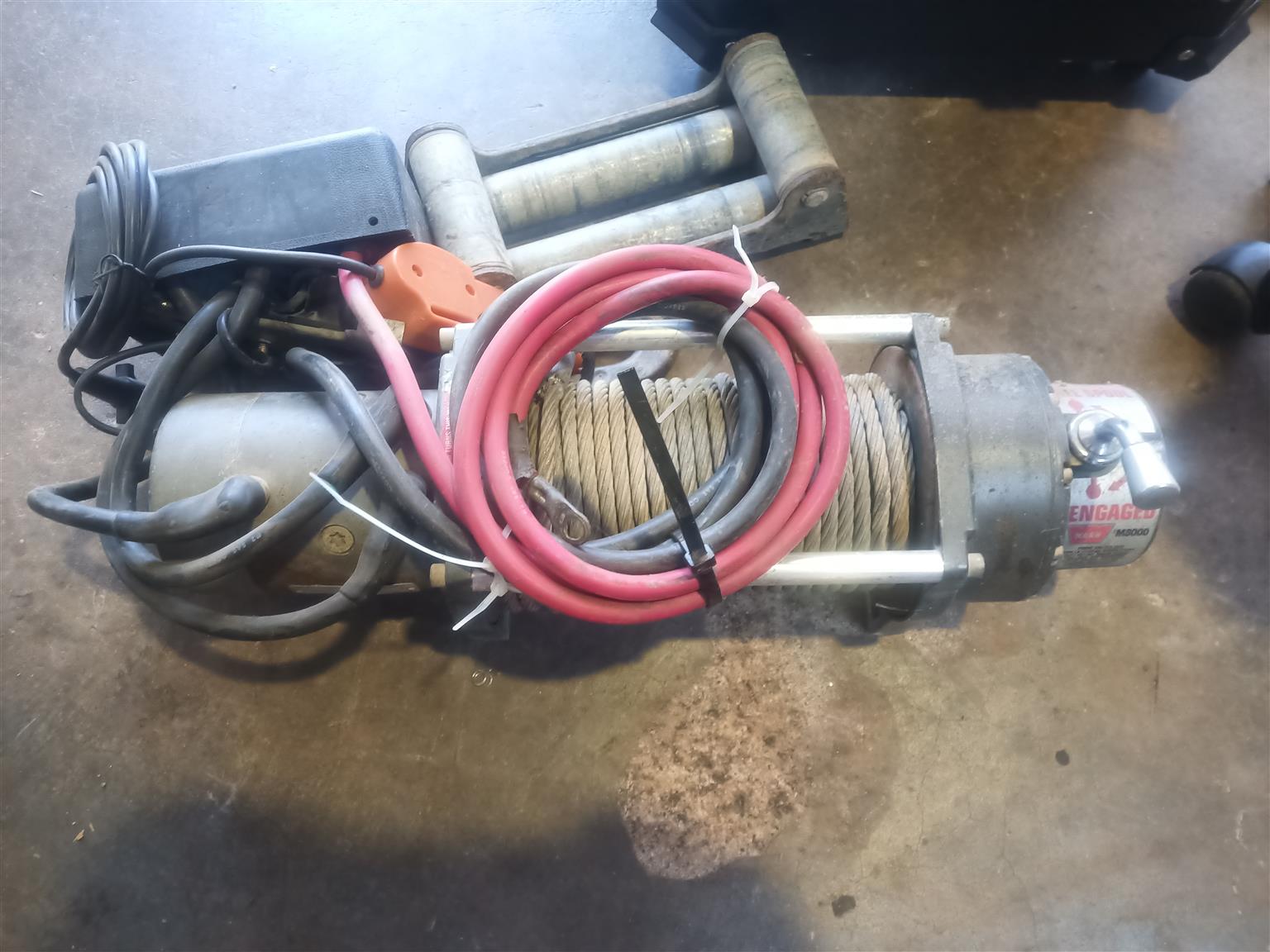Warn m8000 winch barely used | Junk Mail Marketplace