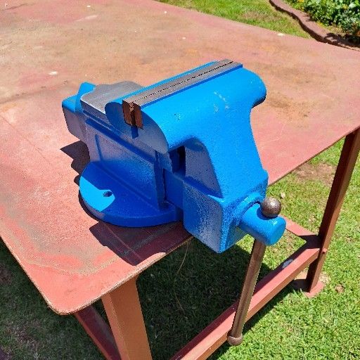 150mm Bench Vise with Pipe Jaws | Junk Mail Marketplace