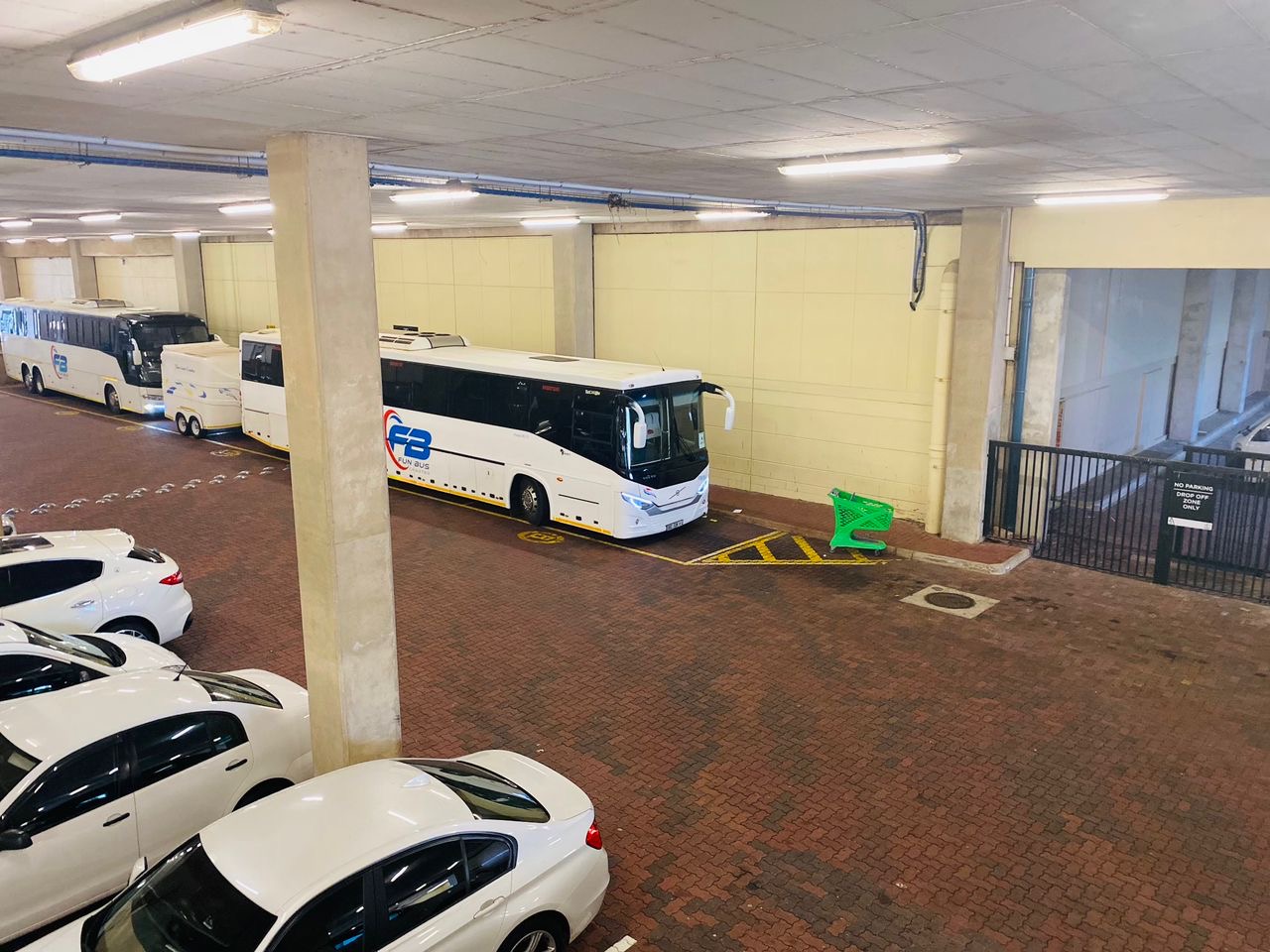 For sale. 2018 volvo B9R Full R&M since new Air conditioning 70 seater ...