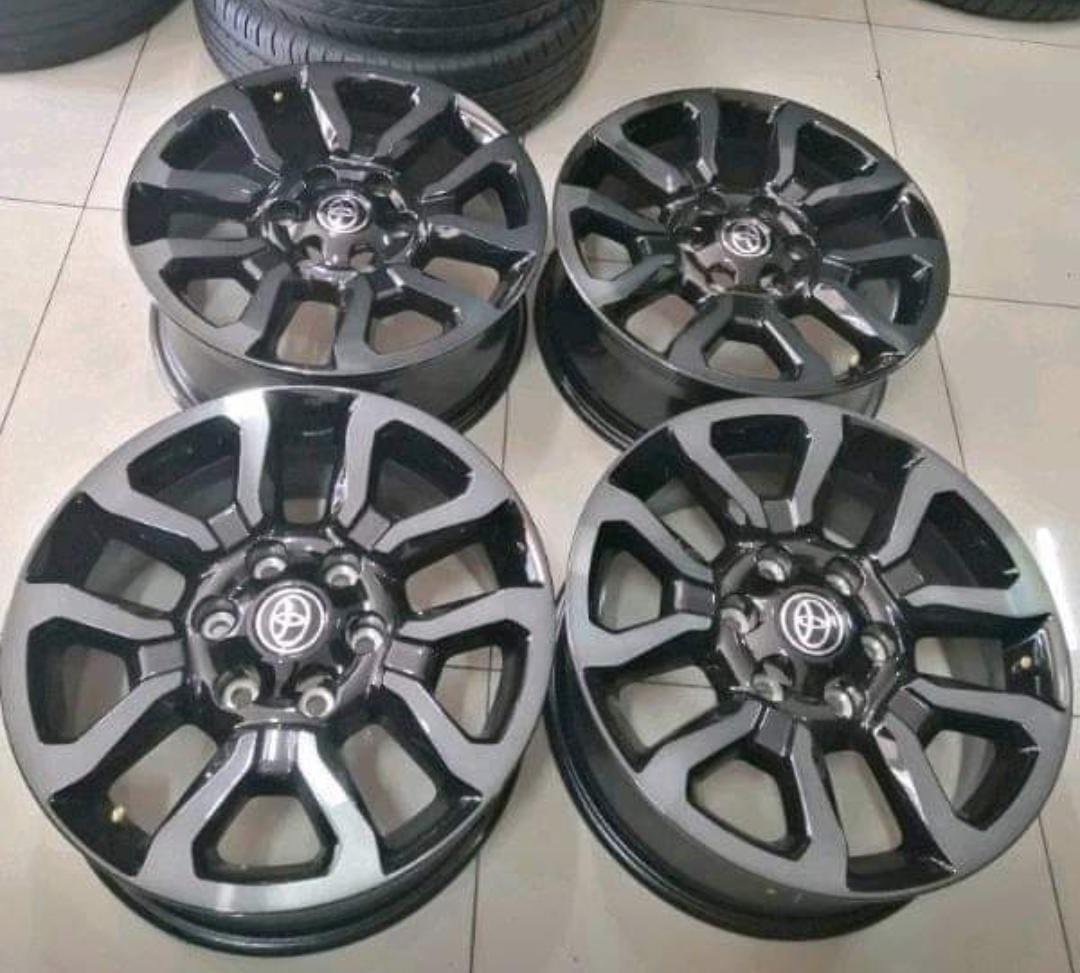 18" Toyota Legend 50 Rs original mags set | Junk Mail