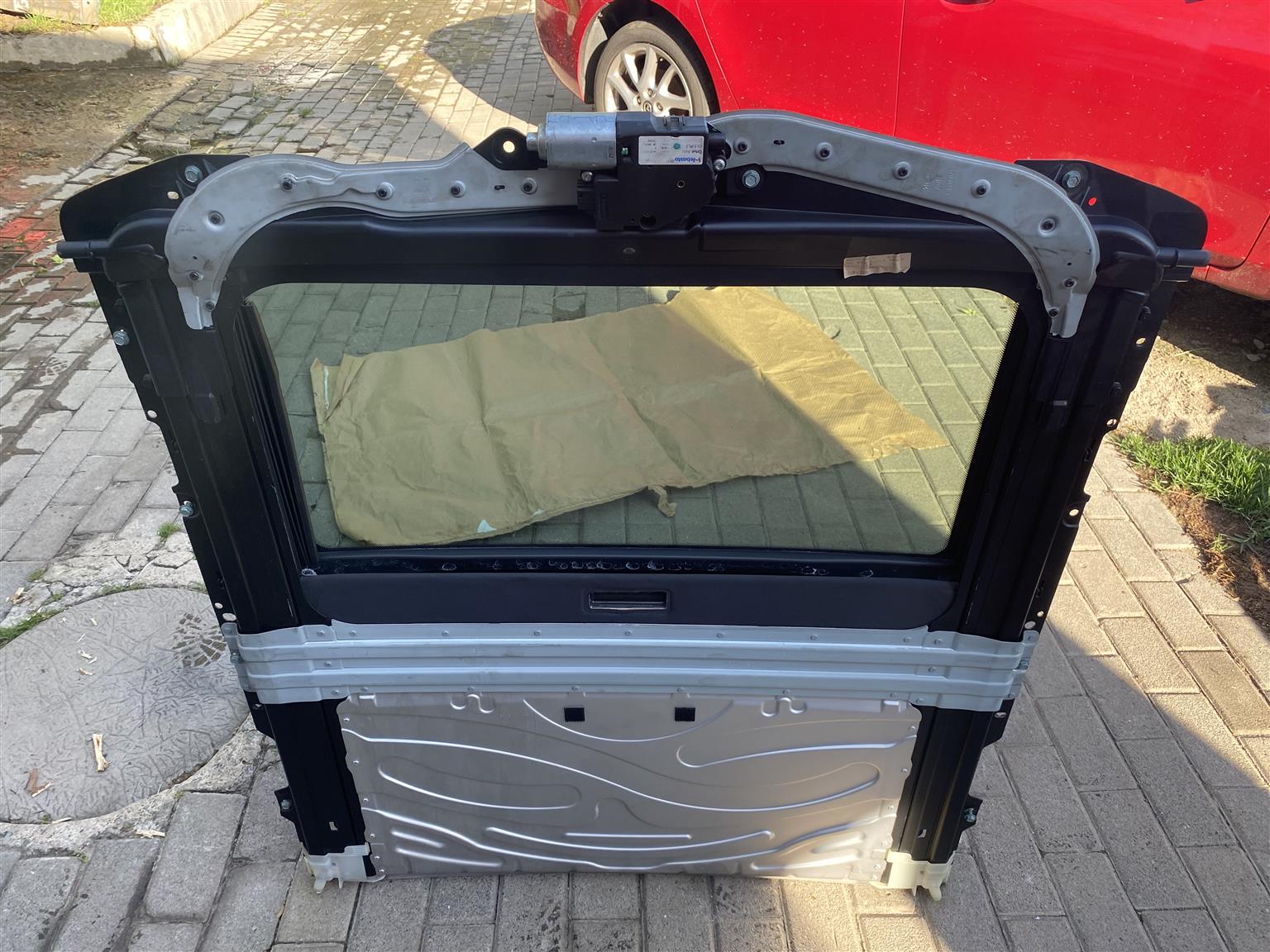 2012 BMW 3 SERIES E90 COMPLETE SUNROOF FOR SALE. IN PRISTINE CONDITION ...