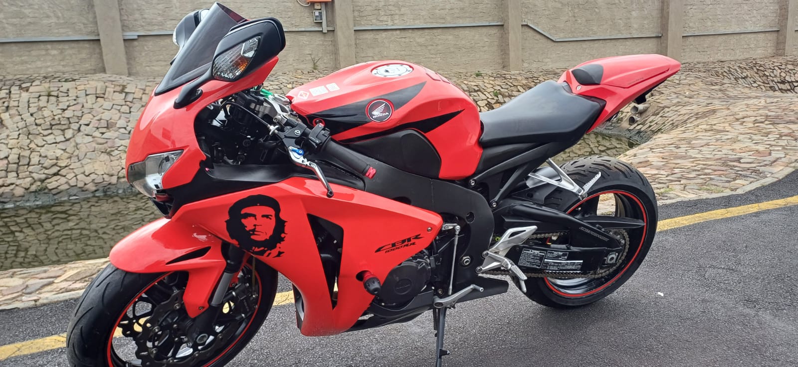 Honda CBR 1000 RR-BULLNOSE | Junk Mail Marketplace