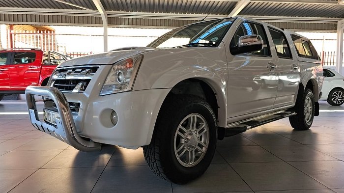 2012 Isuzu KB 300 D-Teq LX 4x4 M/T D/C | Junk Mail Marketplace