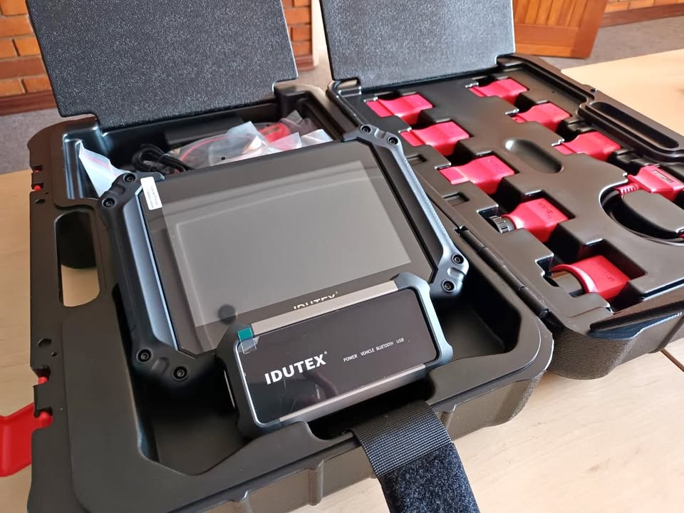 IDUTEX TS810 PRO TRUCK AND HEAVY DUTY DIAGNOSTIC TOOL | Junk Mail ...