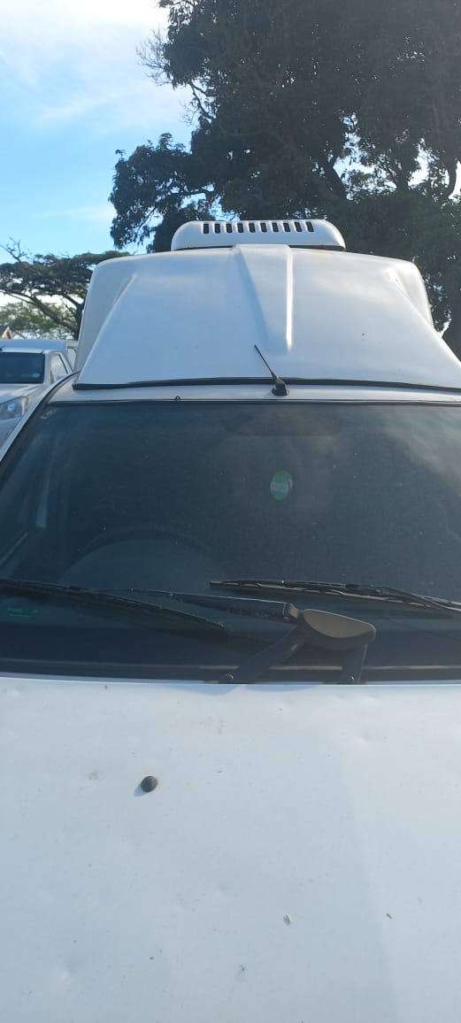 Nissan NP200. Canopy with Compresor | Junk Mail Marketplace