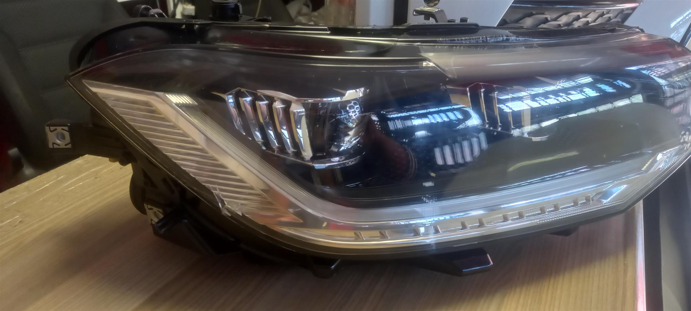Used 2020 SIDE RIGHT VW T-CROSS LED XENON HEADLIGHT for sale in Gauteng ...