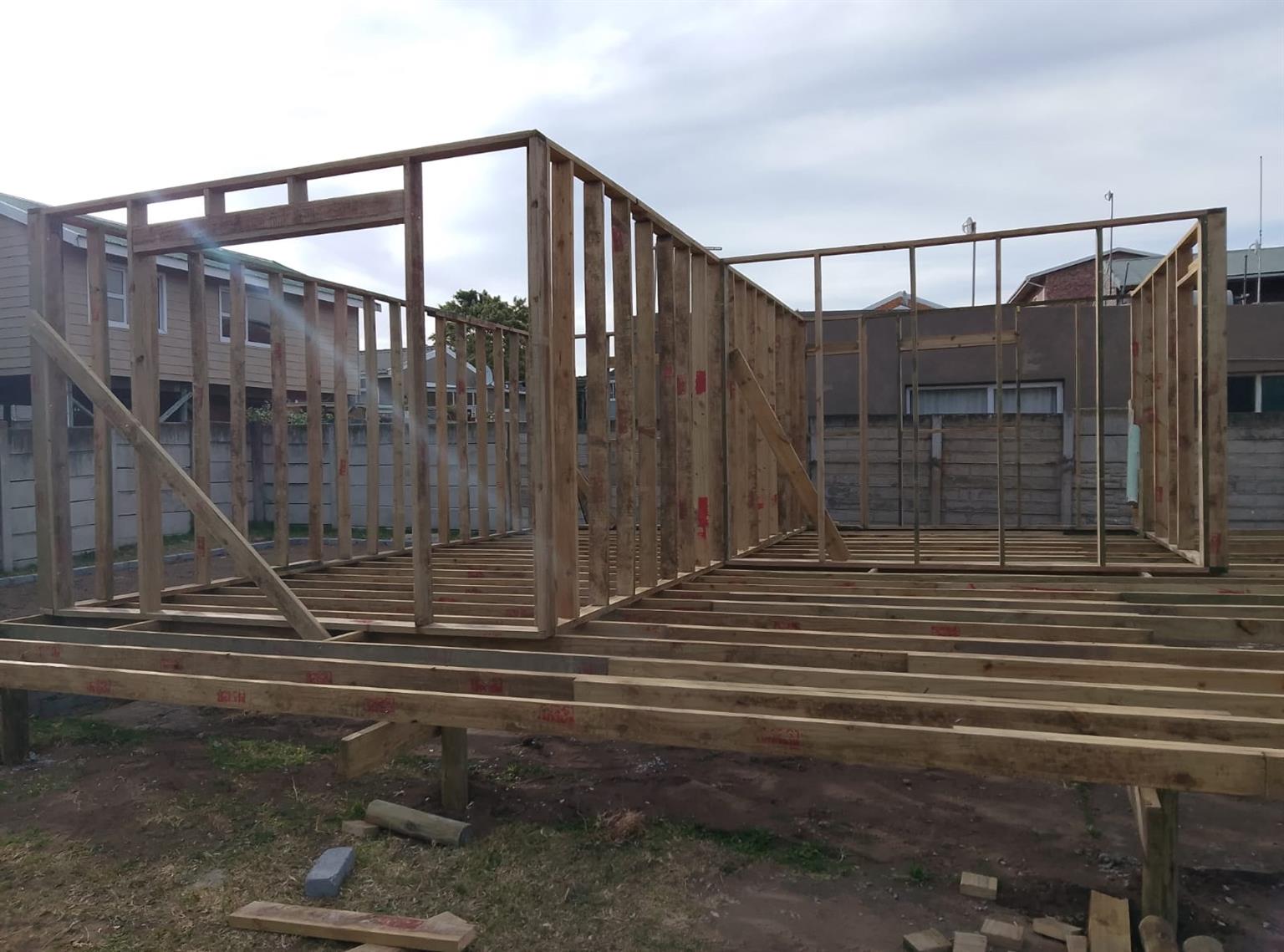 Nutec house and log cabin | Junk Mail Marketplace