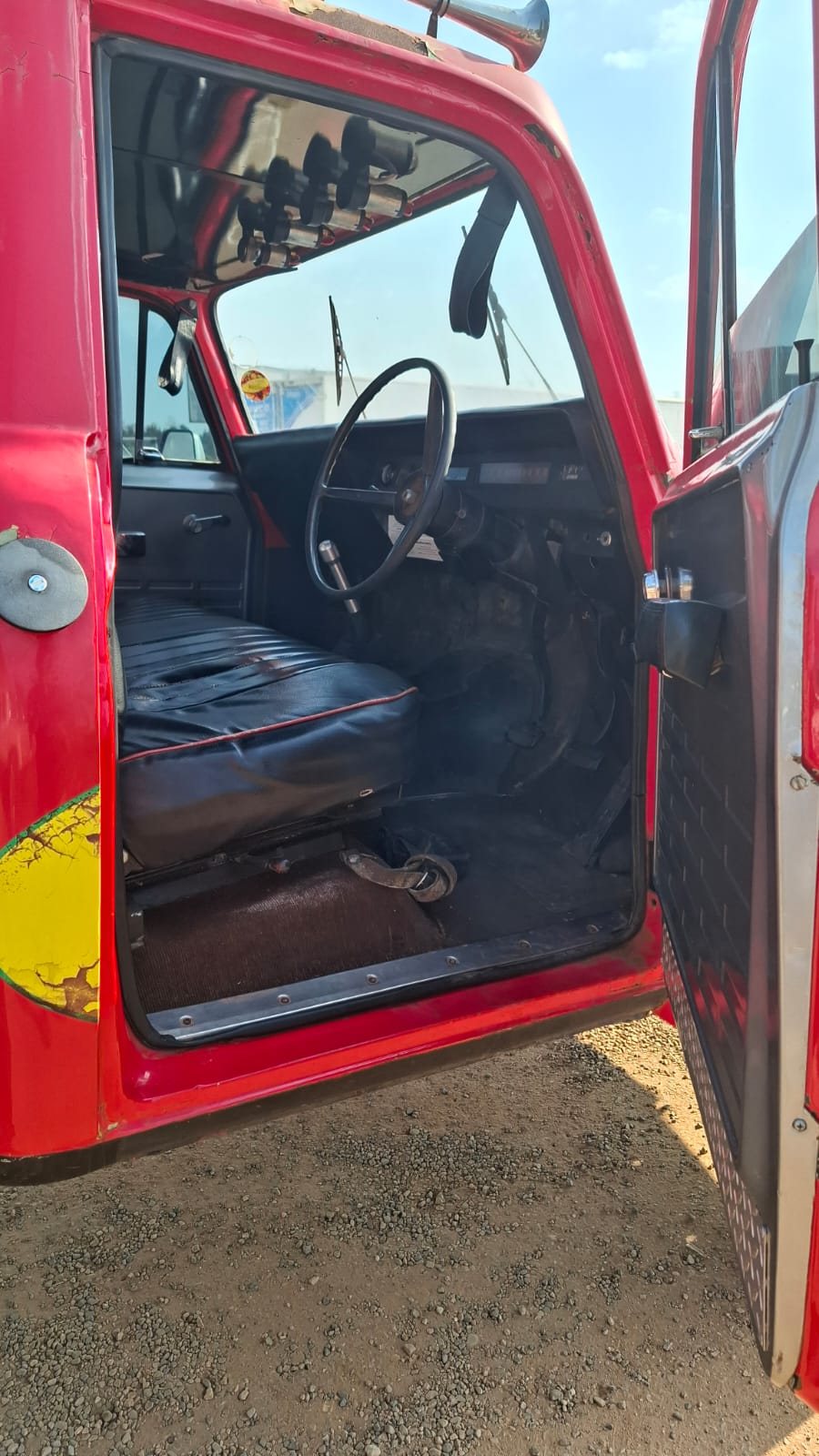 USED 1975 INTERNATIONAL 4X4 BAKKIE FOR SALE | Junk Mail Marketplace
