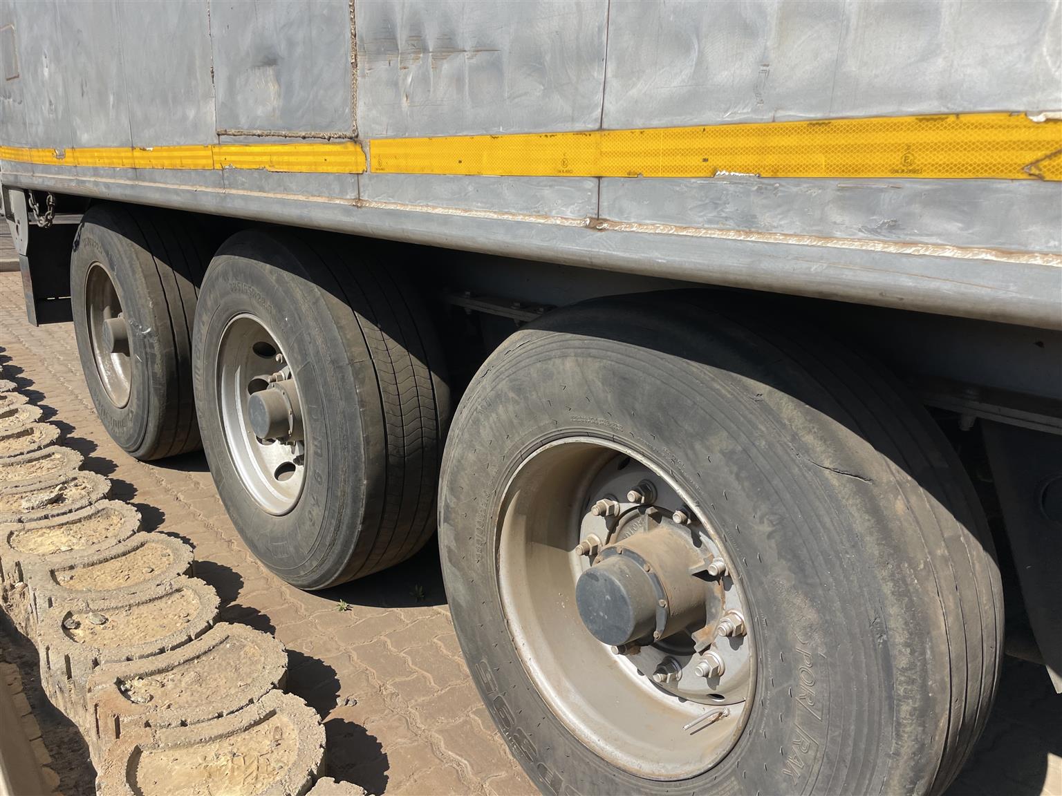 2007 Duncanmec Walking Floor trailer | Junk Mail Marketplace