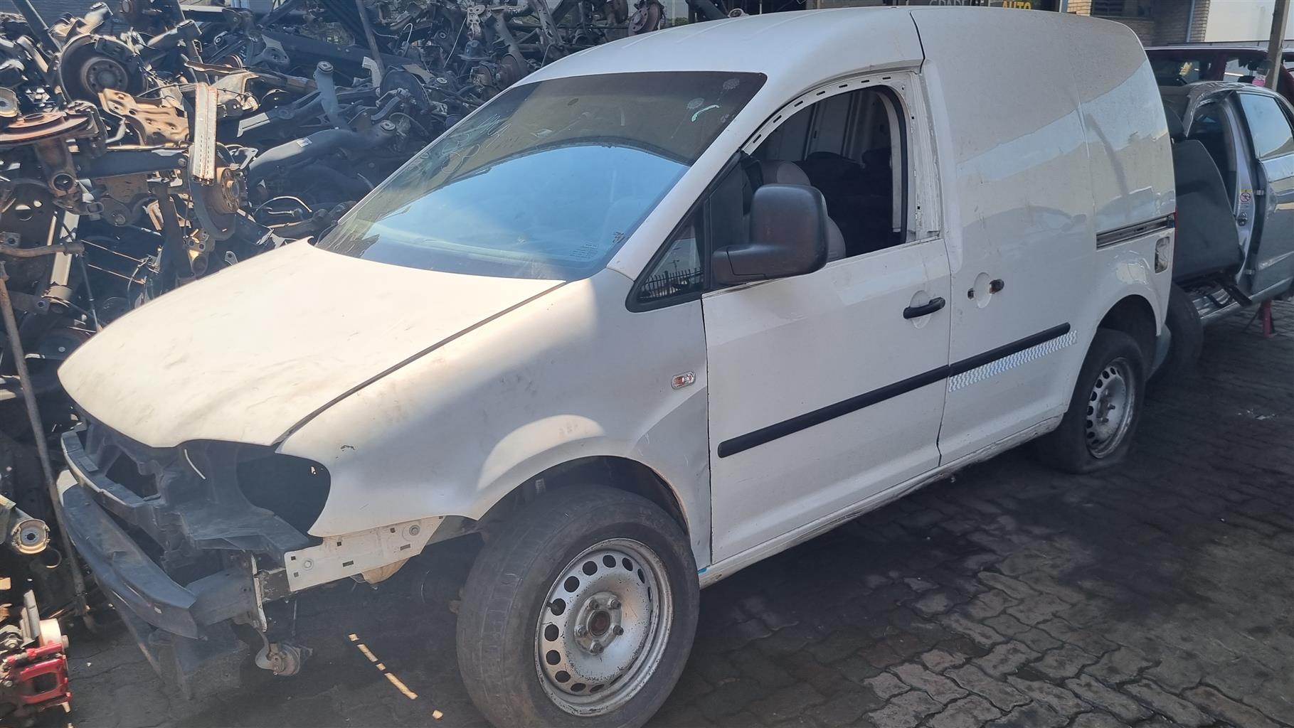 VW CADDY FRONT FOR STRIPPING | Junk Mail Marketplace