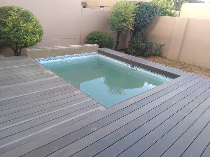 SAM LUXURY SWIMMING POOL AND LAPA, FISH PONDS | Junk Mail