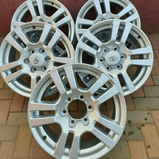TOYOTA PRADO OEM 18INCH MAGS SET OF 4 | Junk Mail