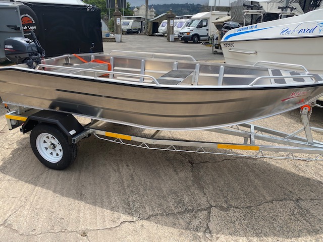 Aluminium 3,8 Dinghy(NEW) with NEW yamaha 15hp Motor | Junk Mail ...