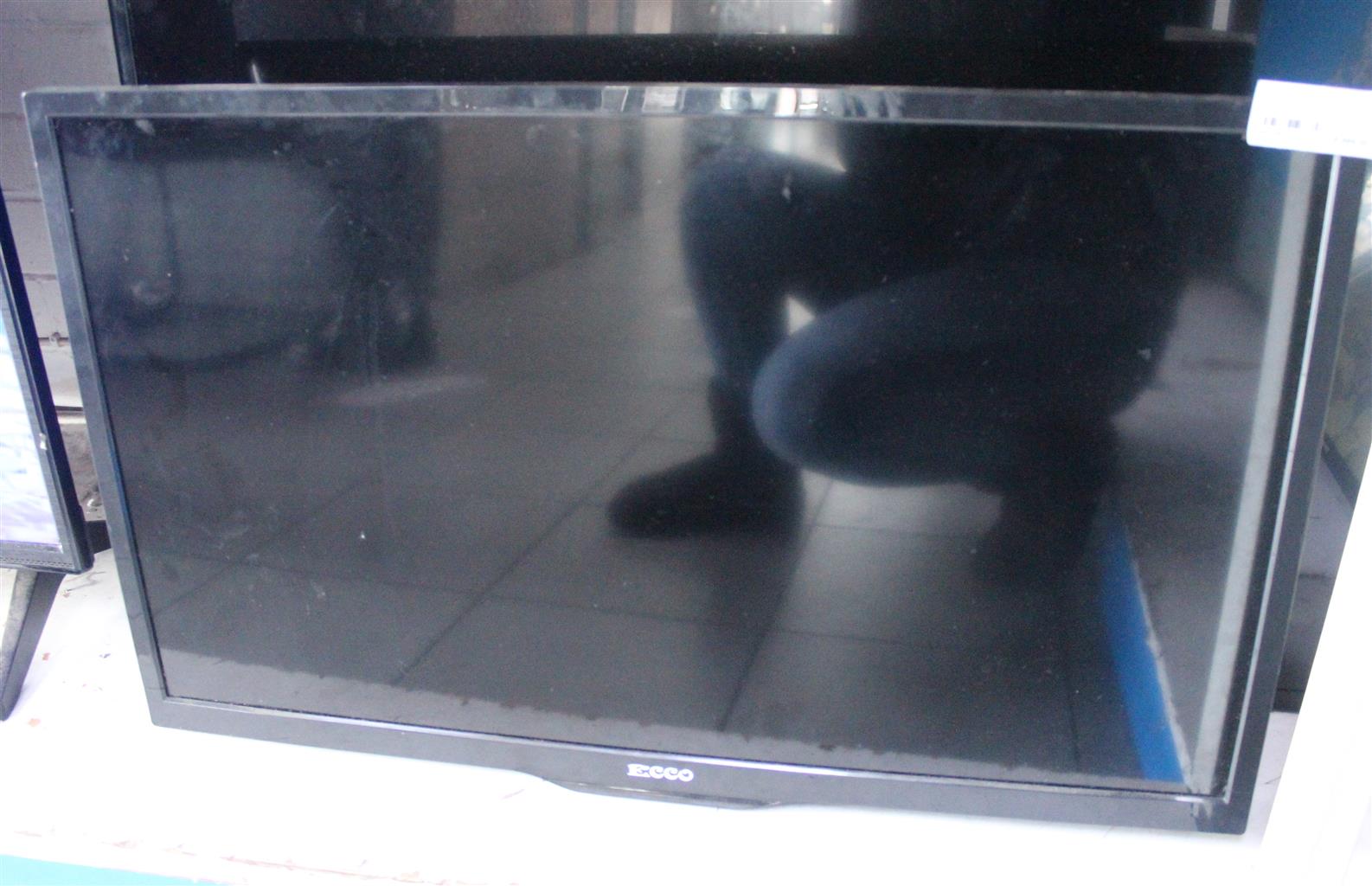 ECCO LH32 32 INCH LED TV W/ UNIVERSAL REMOTE NO LEGS S063391A | Junk ...