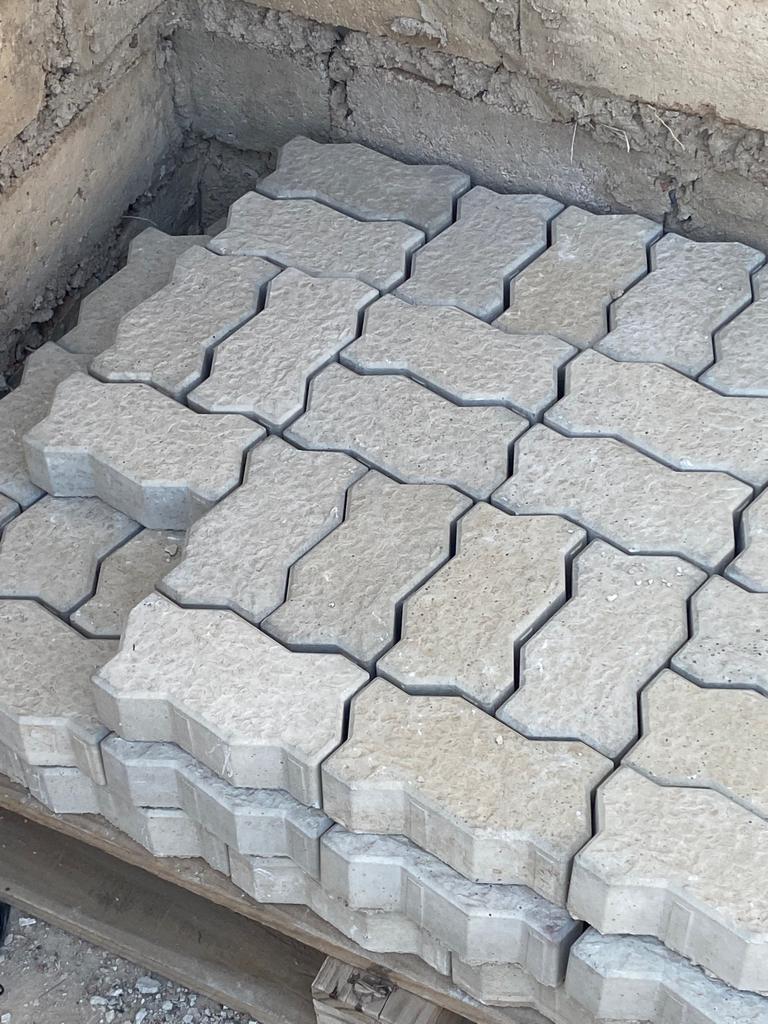 Heavy Duty/Concrete Interlock Paving Bricks | Junk Mail Marketplace