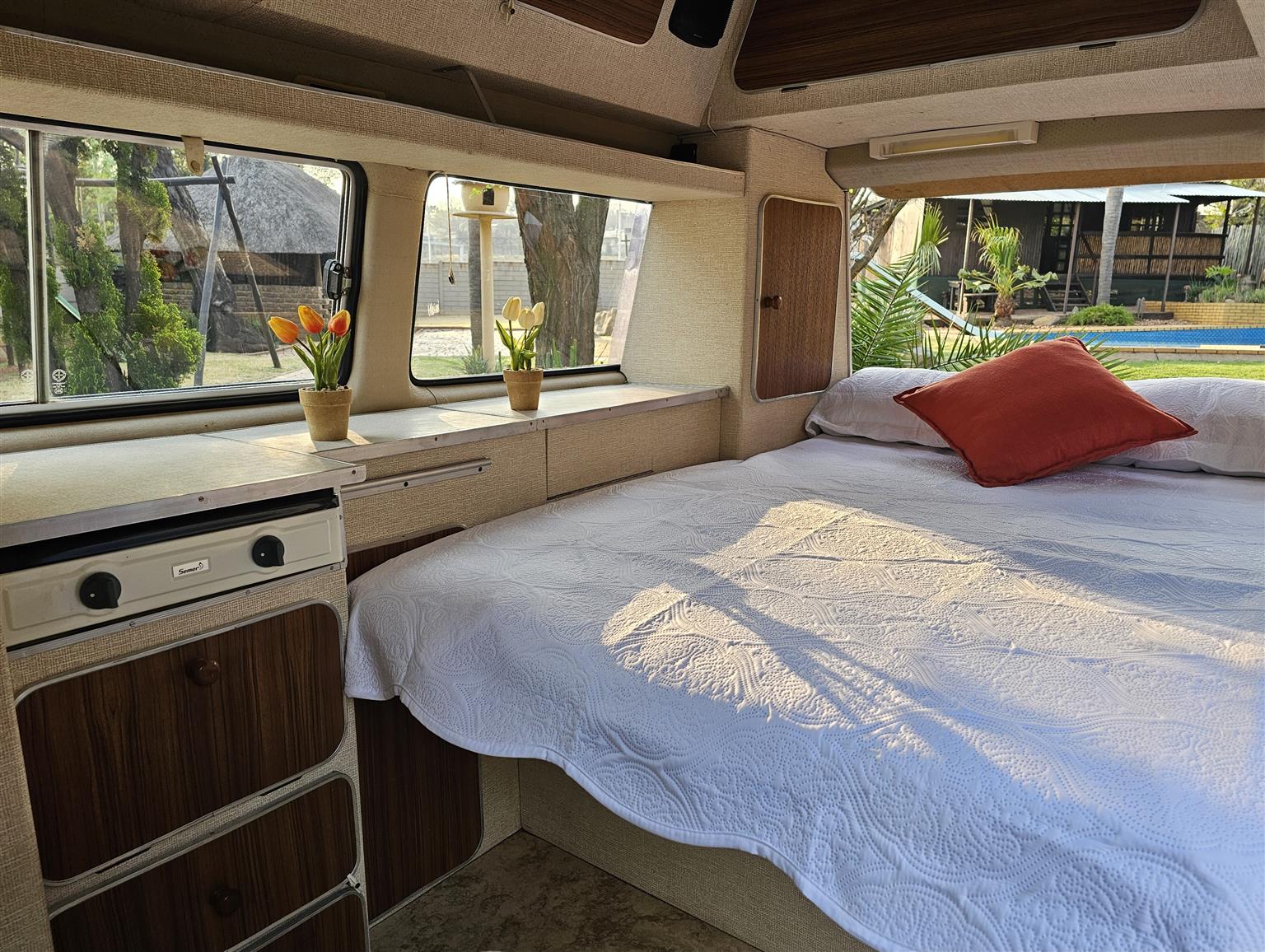 Volkswagen Microbus Camper Motorhome | Junk Mail Marketplace