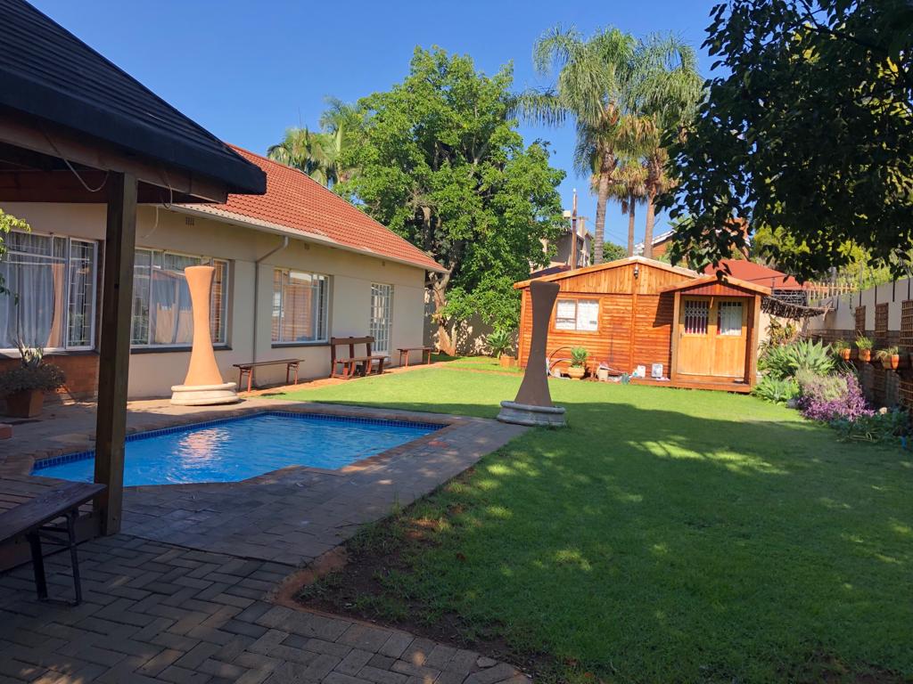 Near Tuks in Brooklyn one room in communal house left | Junk Mail ...