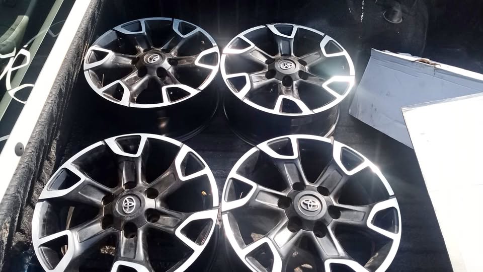 Used 18inch Toyota Legend 50 original mags set for sale in Gauteng ...
