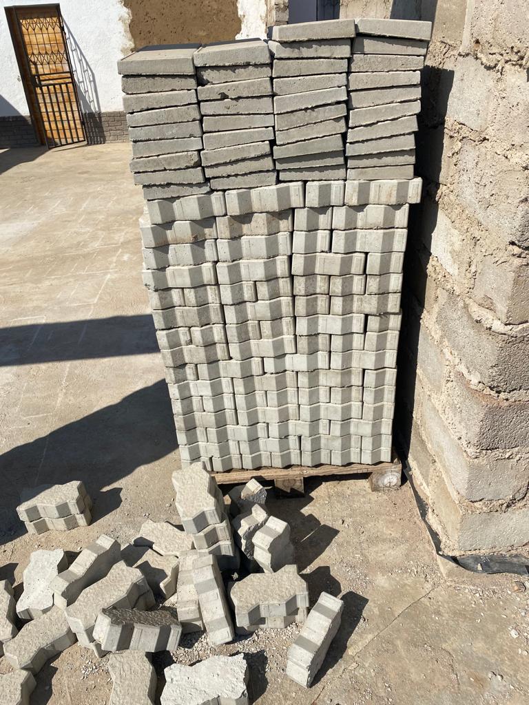 Heavy Duty/Concrete Interlock Paving Bricks | Junk Mail Marketplace
