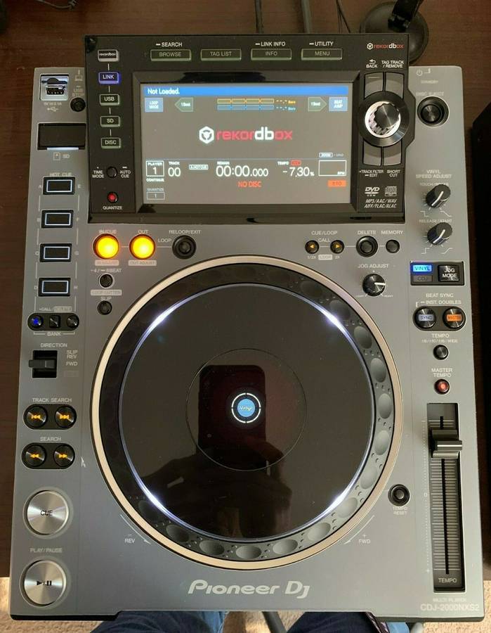 Preowned 2 x Pioneer CDJ 2000 NXS2 with DJM 900 NXS2 | Junk Mail