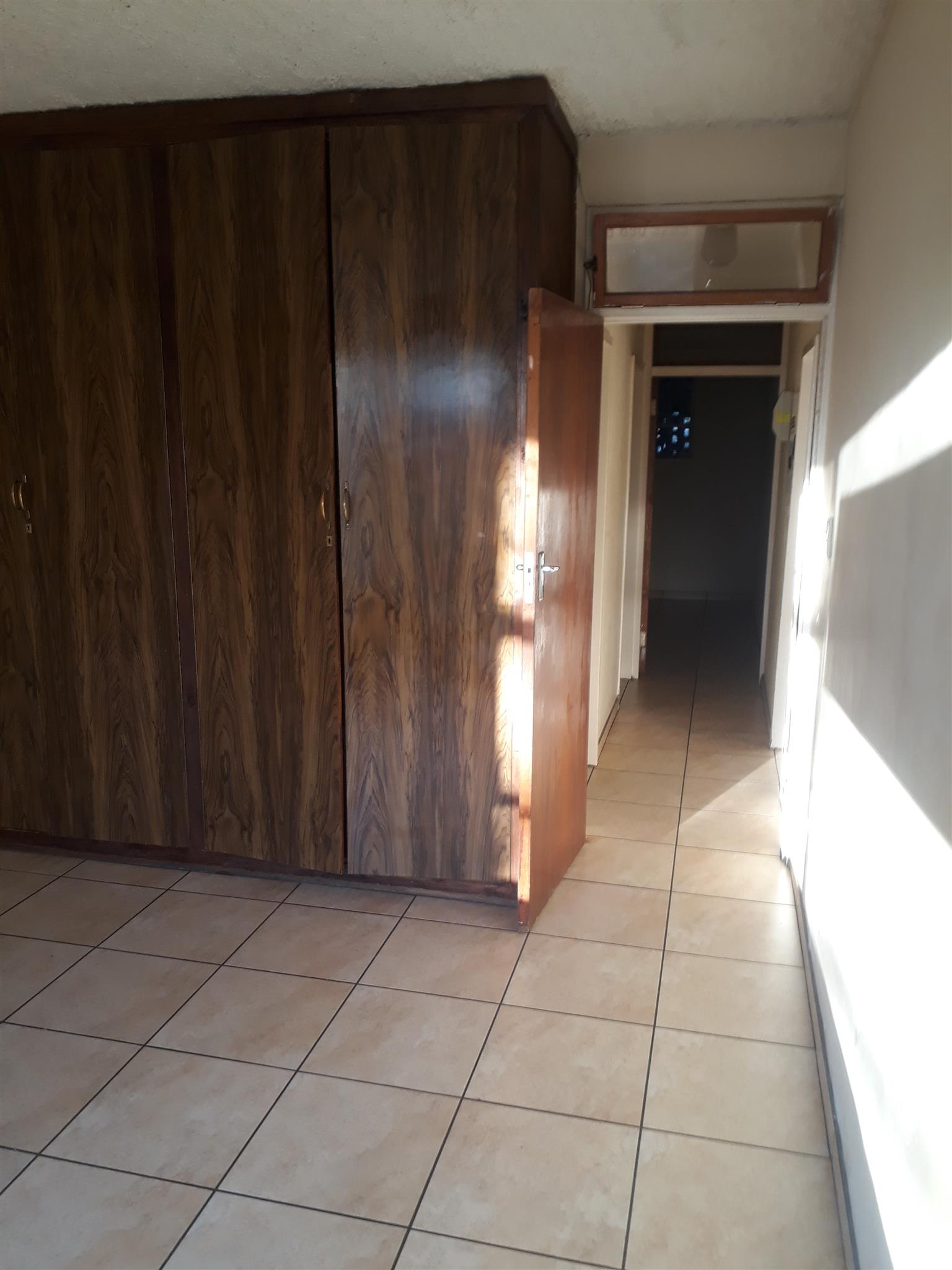 SOFT TOM Complex Large 2 Bedroom Flat with Security Cameras and Night ...
