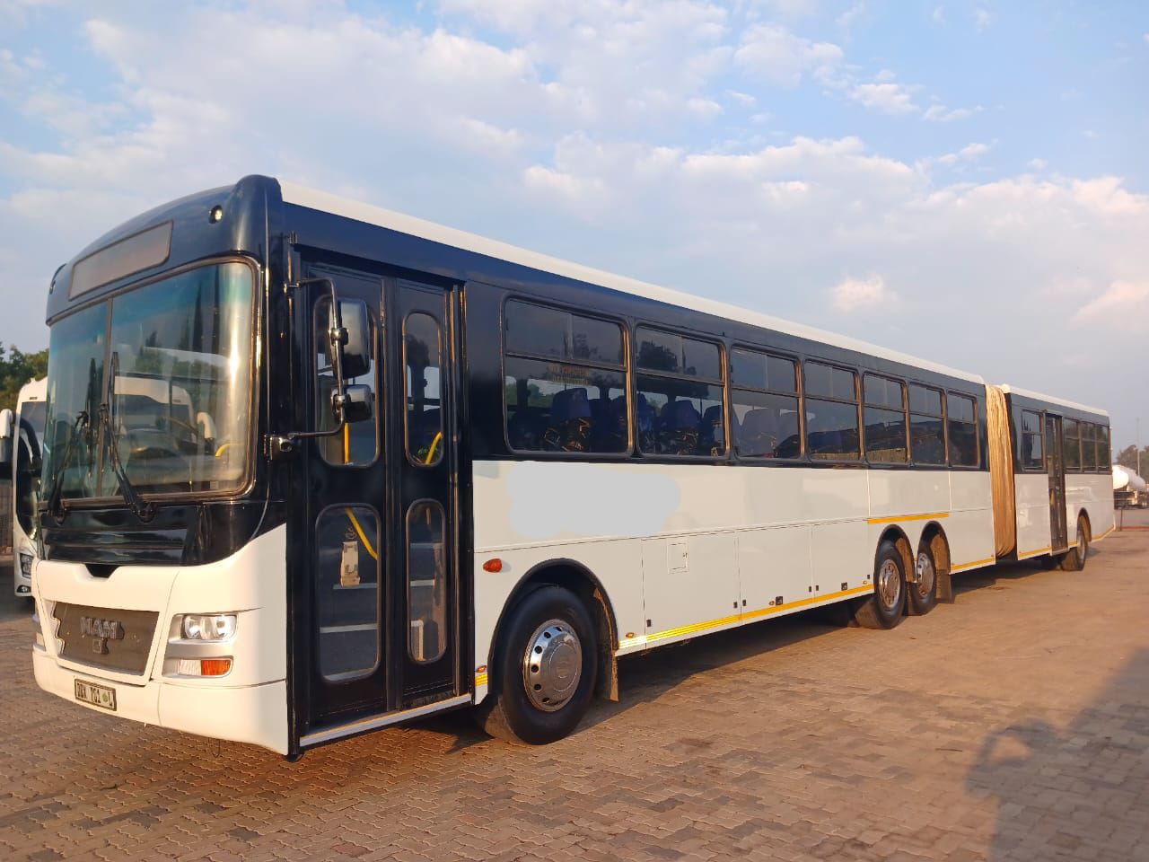 TRAIN BUS 2014 MAN HB4 AUTO 114 SEATER COMUTER BUS FOR SALE | Junk Mail ...