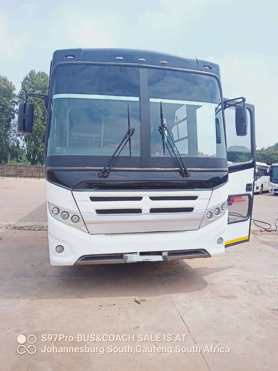 2000 VOLVO B7 65 SEATER COMUTER BUS | Junk Mail Marketplace