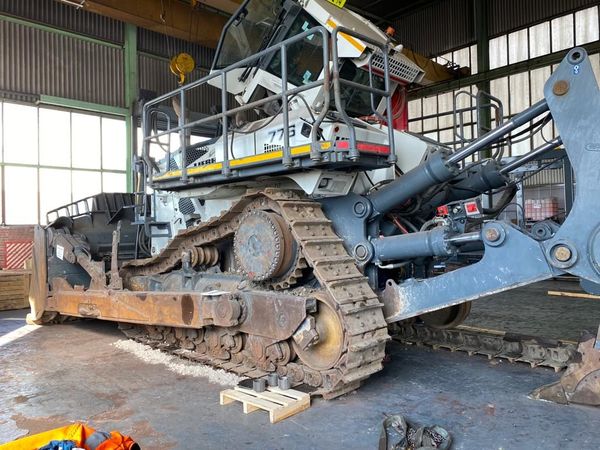Liebherr 776 Dozer | Junk Mail Marketplace