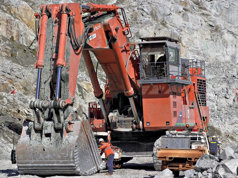 HITACHI EX2500 NEW USED 2ND HAND PARTS | Junk Mail