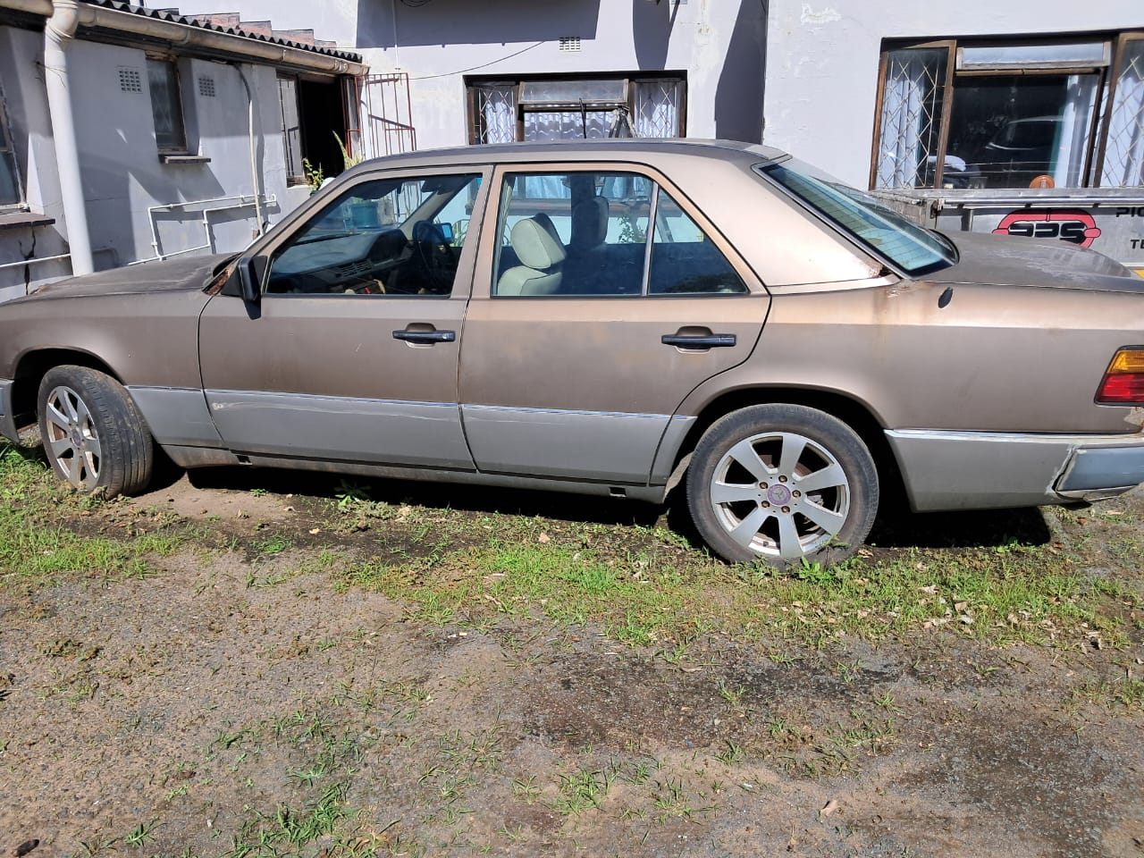 Merc e230 1990 automatic | Junk Mail Marketplace