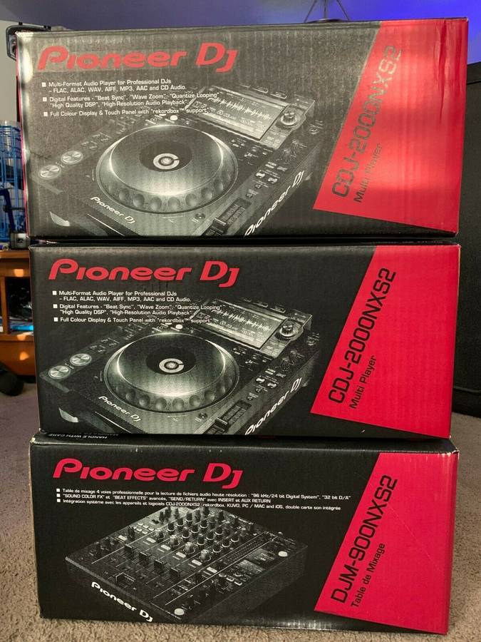 Preowned 2 x Pioneer CDJ 2000 NXS2 with DJM 900 NXS2 | Junk Mail