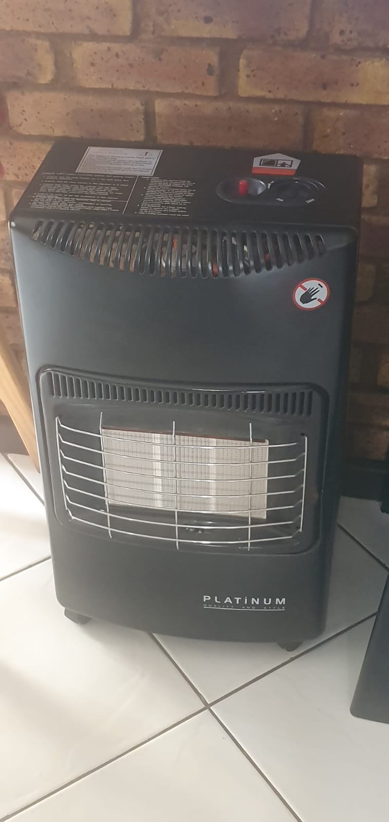 3 Panel gas heater with gas bottle | Junk Mail Marketplace