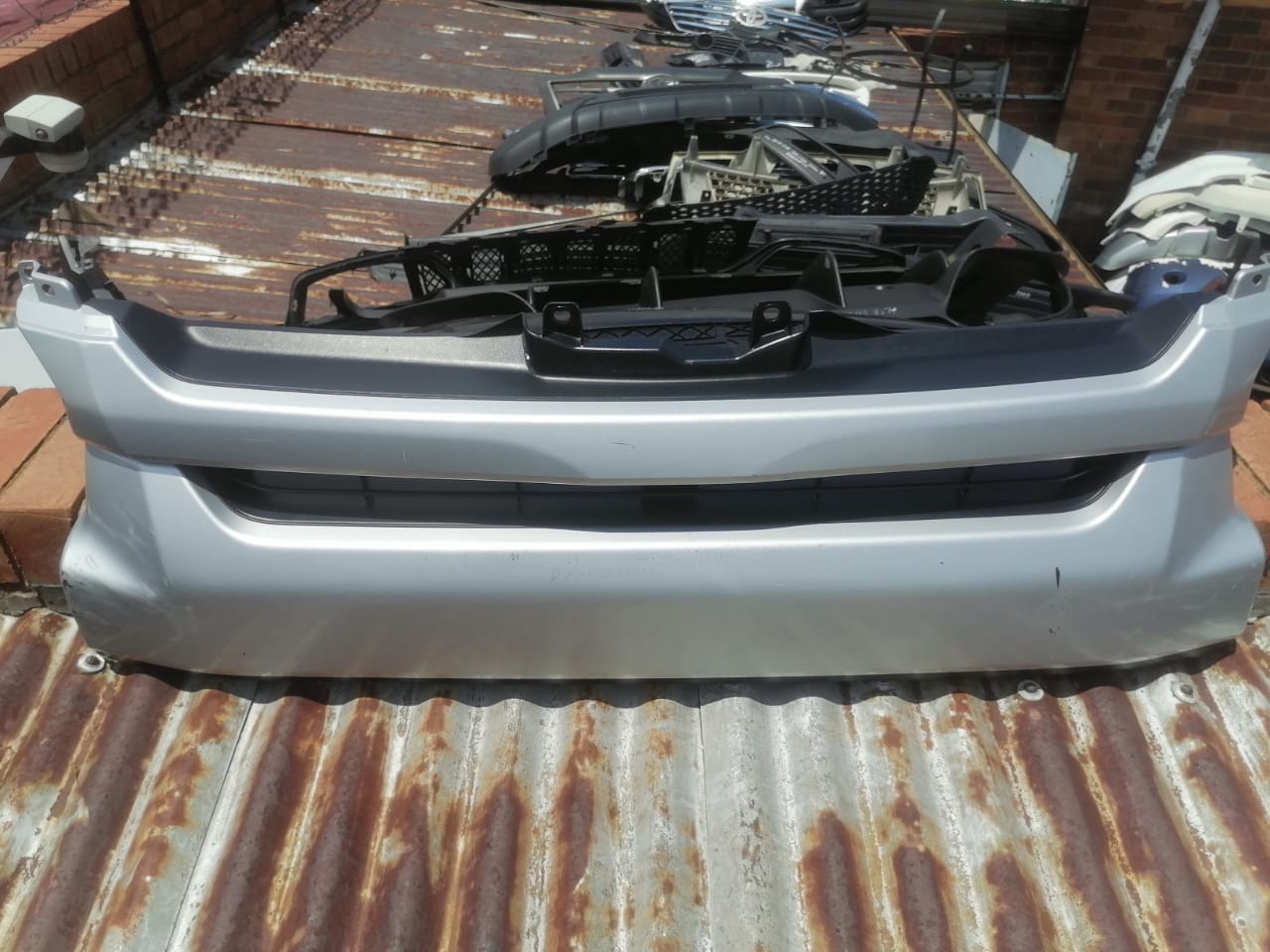 Toyota Quantum hiace front main grill | Junk Mail Marketplace
